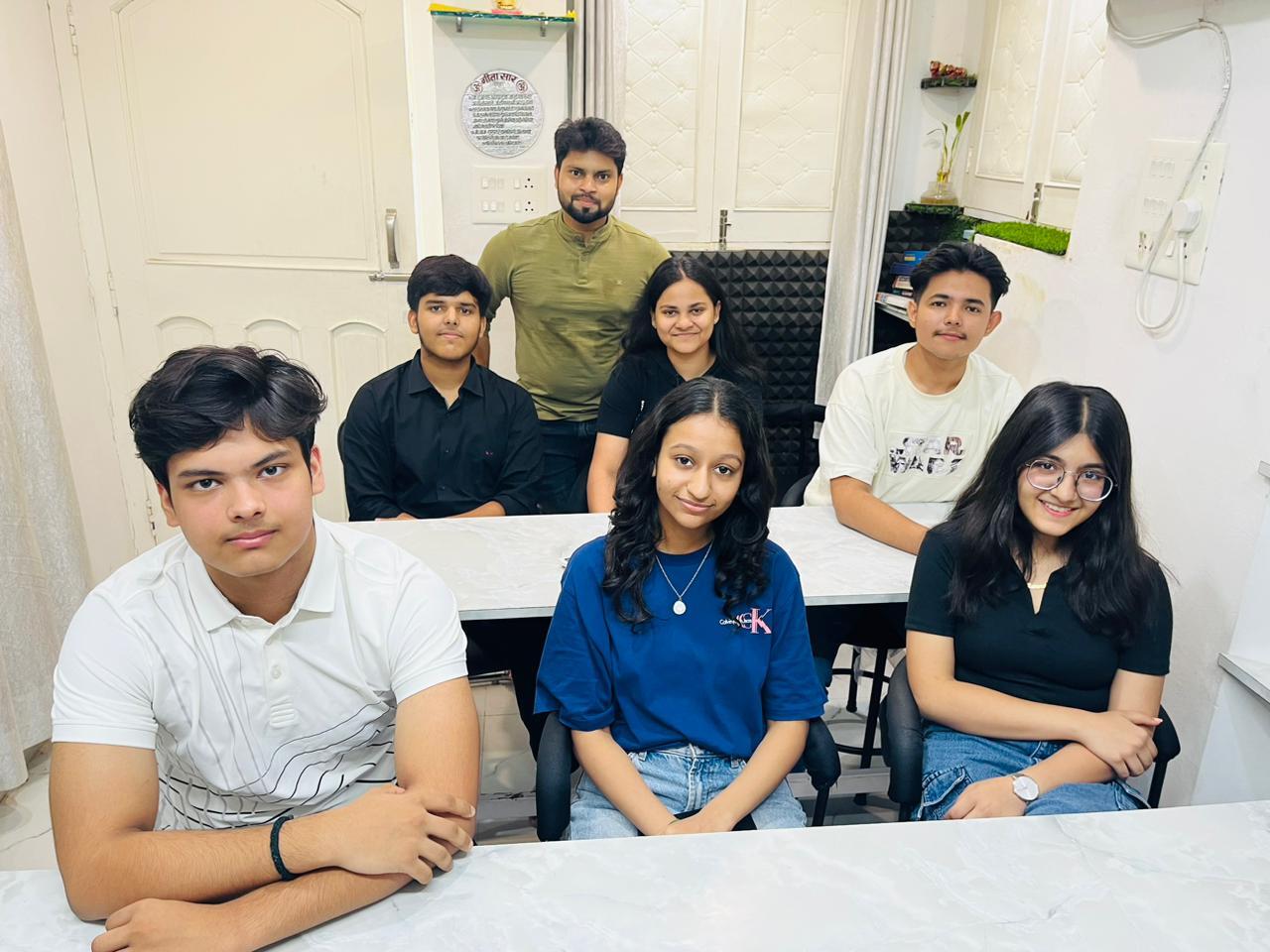 वाराणसी के इस कोचिंग में केवल सिलेबस नहीं, प्रैक्टिकल एजुकेशन पर ज्यादा फोकस, जानिए खास बातें - News